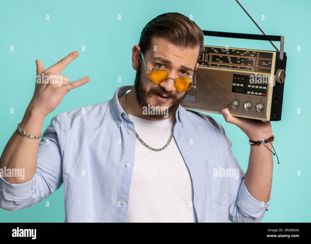 Lebanese people dancing hi-res stock photography and images - Alamy
