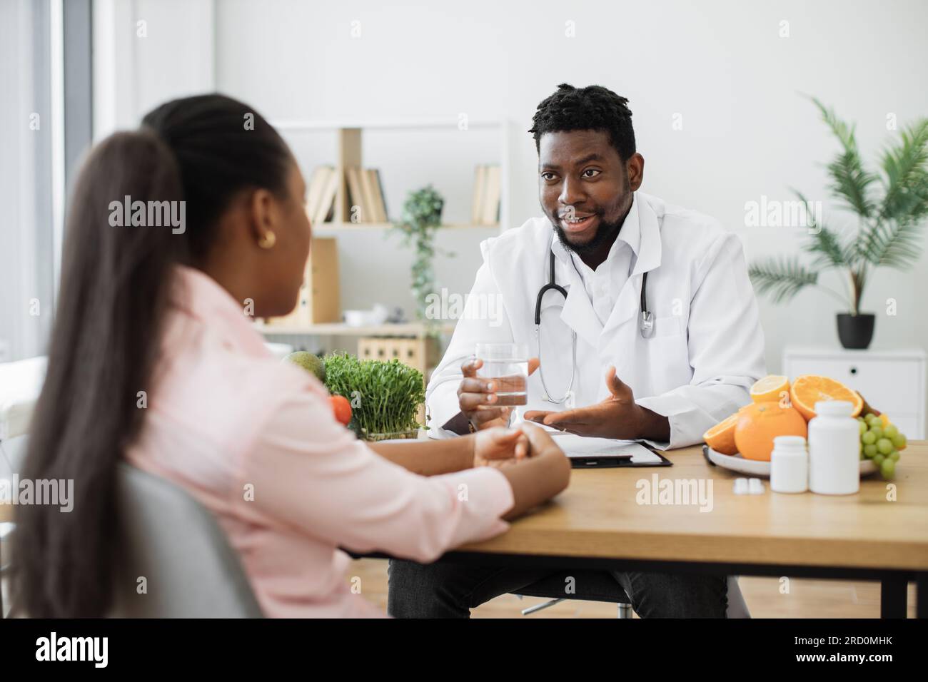 Nutrition doctor patient food intake hi-res stock photography and ...