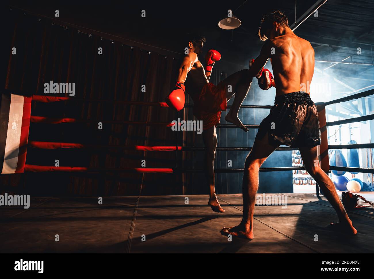 Knee strike hi-res stock photography and images - Alamy
