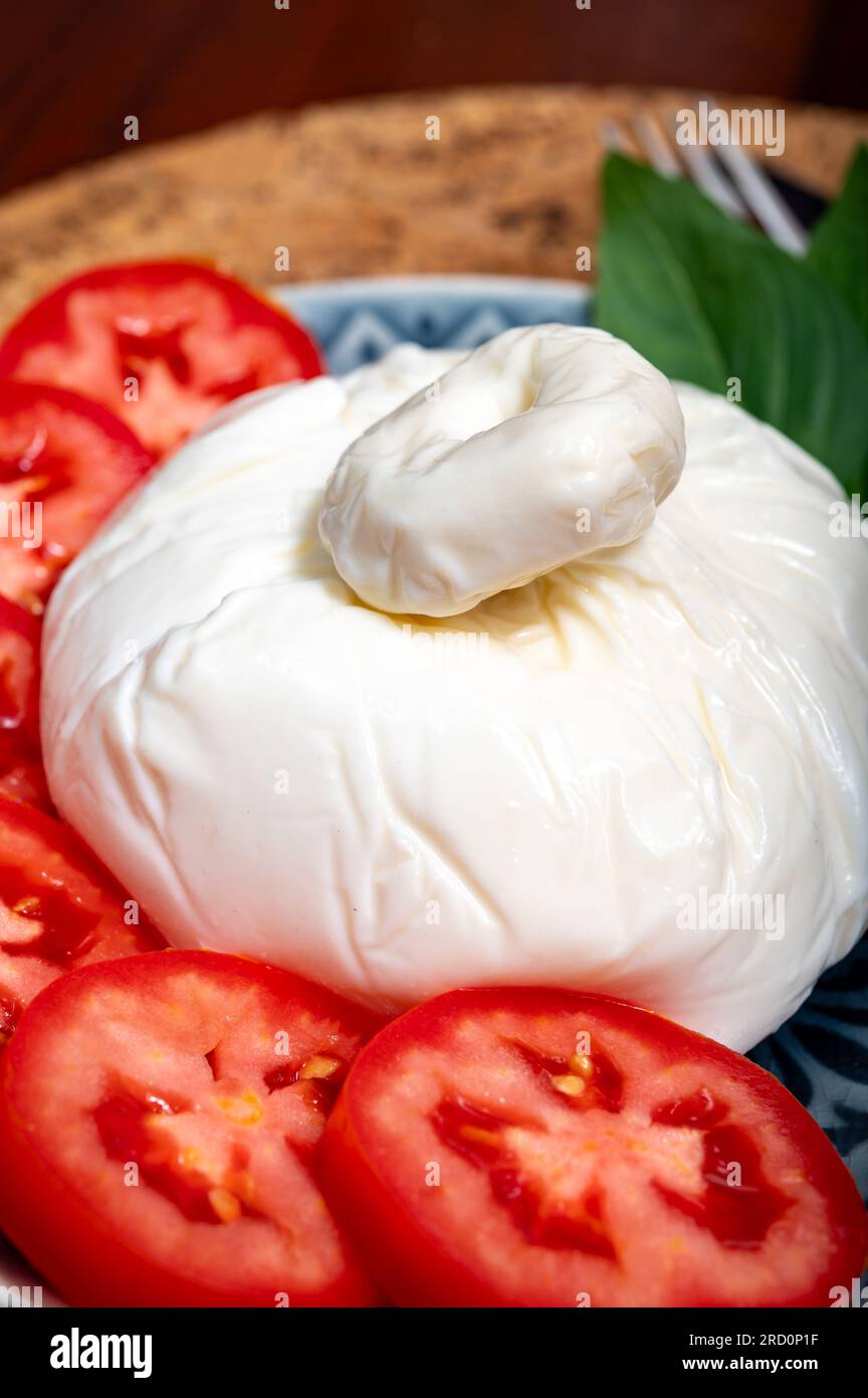Caseificio mozzarella hi-res stock photography and images - Alamy