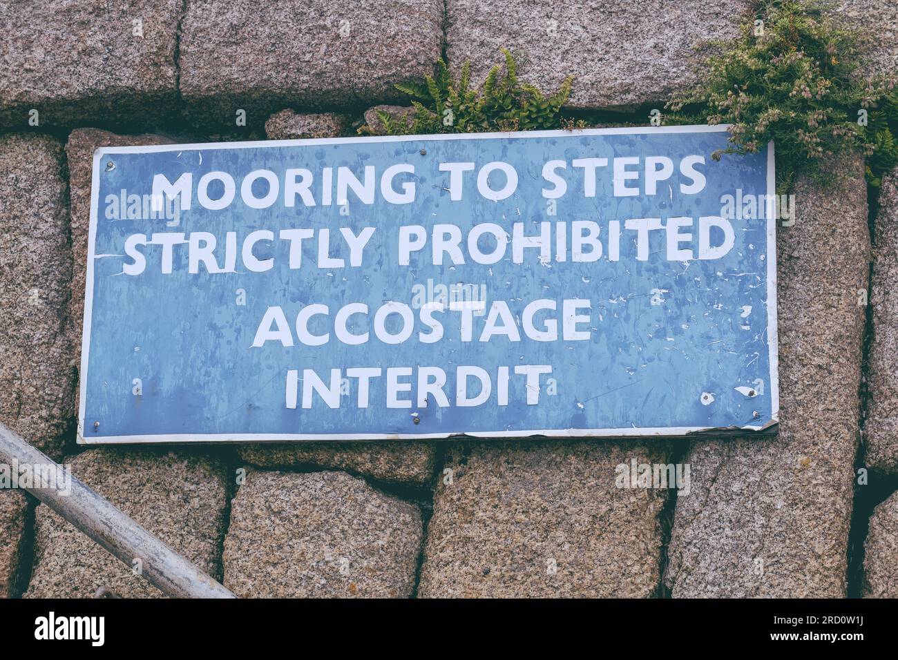 MOORING TO STEPS STRICTLY PROHIBITED Stock Photo - Alamy
