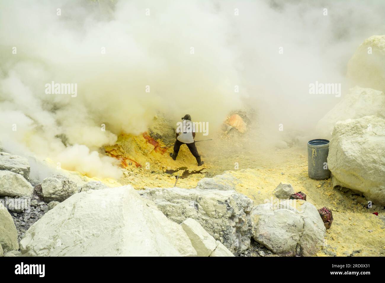 Sulfur mining hi-res stock photography and images - Alamy