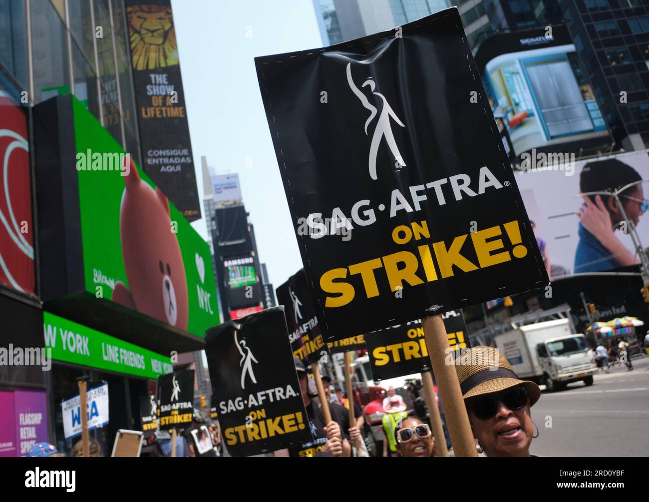 1515 broadway hi-res stock photography and images - Alamy