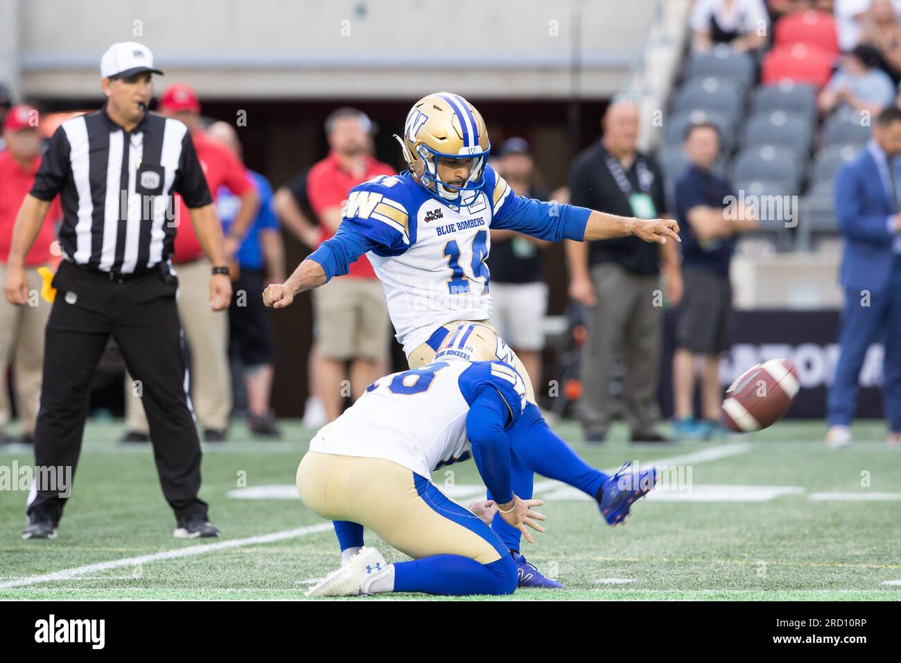 Football cfl field hi-res stock photography and images - Alamy