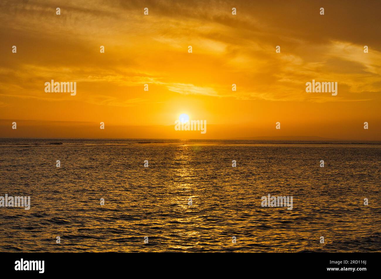 Golden hour over maui hawaii hi-res stock photography and images - Alamy