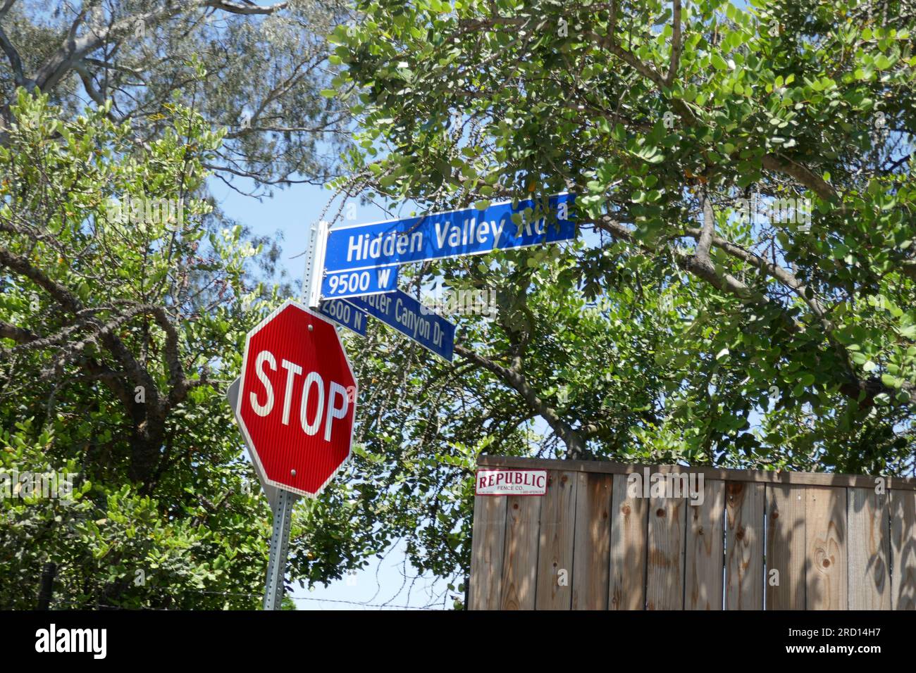 Beverly Hills, California, USA 16th July 2023 Security Guard Entrance ...