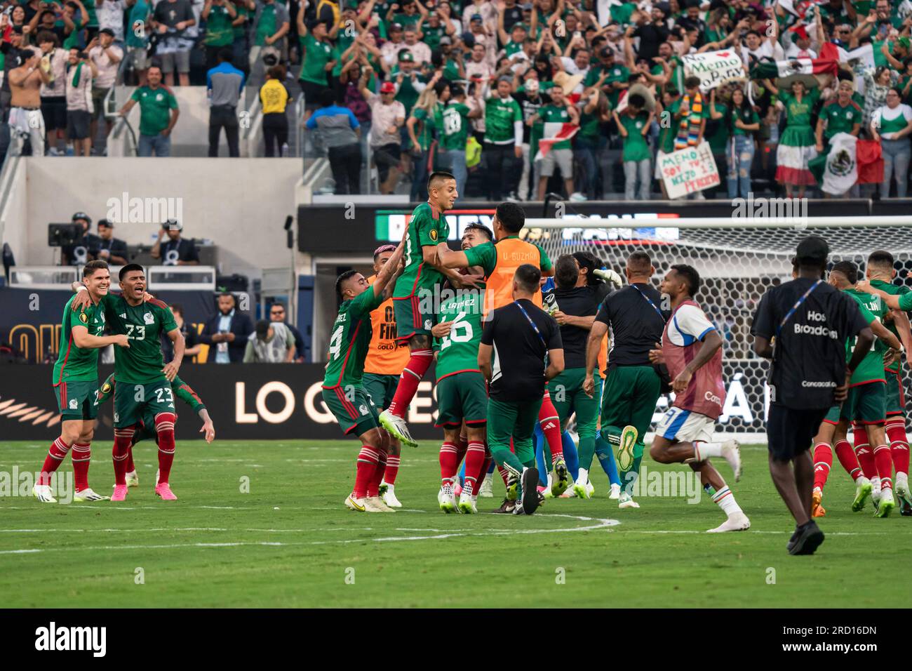 Mexico celebrate after winning the Concacaf 2023 Gold Cup final against ...