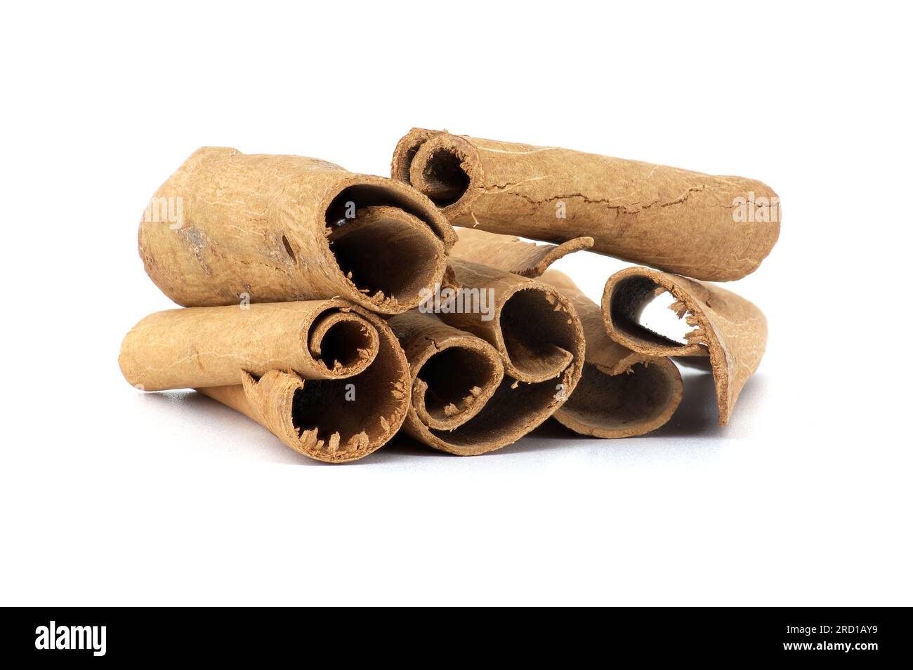 Cinnamon sticks bundle isolated on white background Stock Photo - Alamy