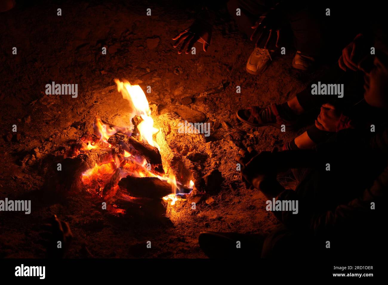 Campfirelight hi-res stock photography and images - Alamy