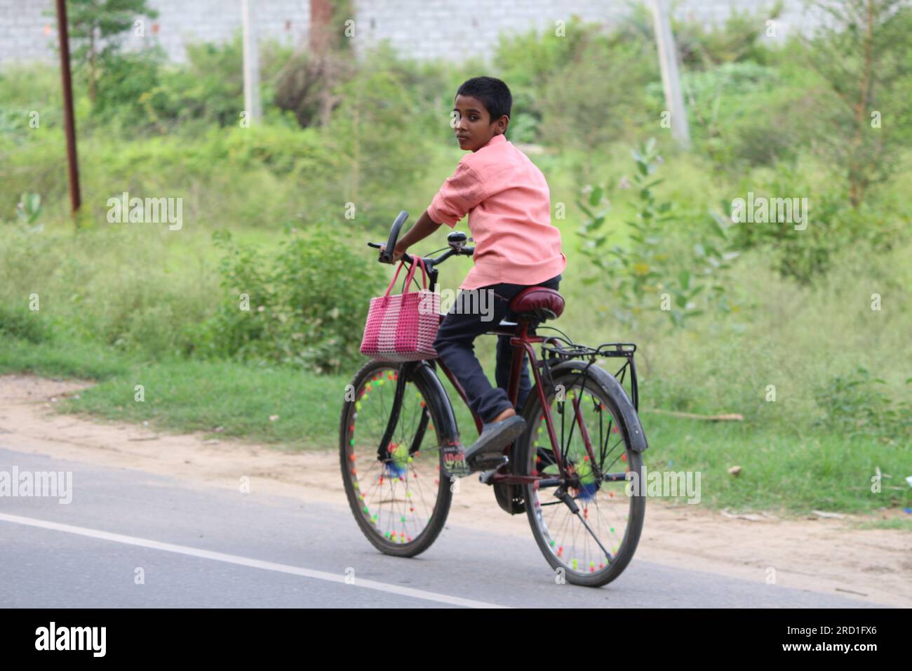 Man cycling with baby hi-res stock photography and images - Alamy