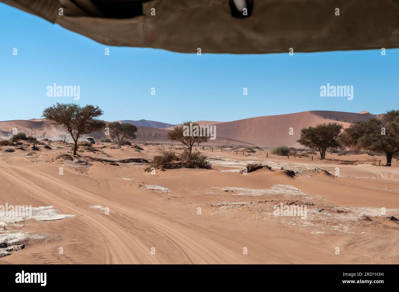 Impression of a ride through the the Namib desert in a 4x4, on the way ...