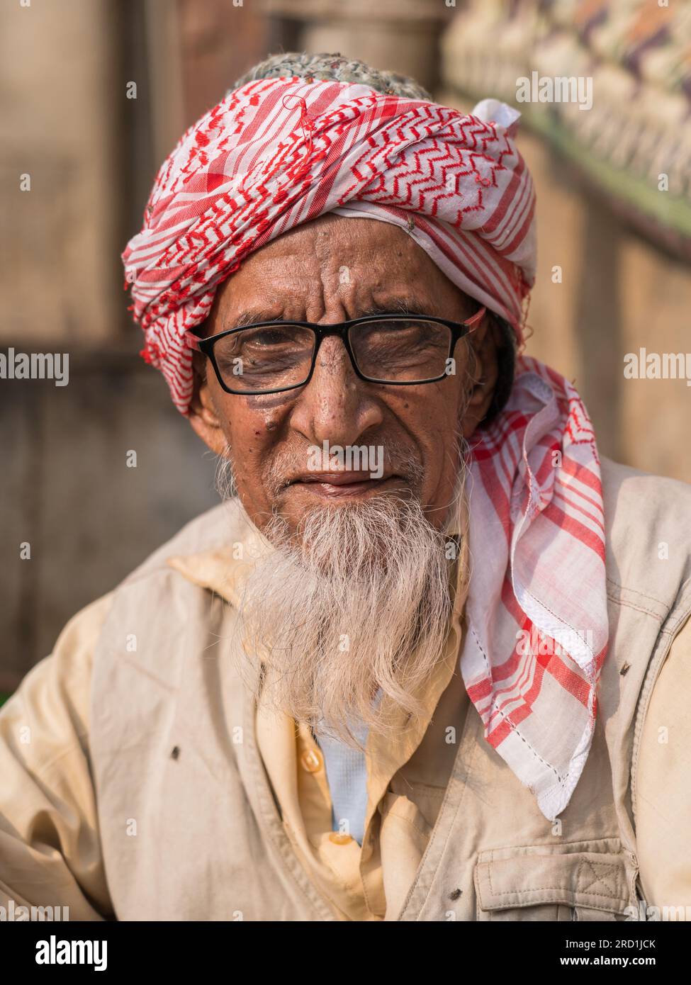 Hala, Sindh, Pakistan - 11 16 2019 : Closeup outdoor portrait of old ...