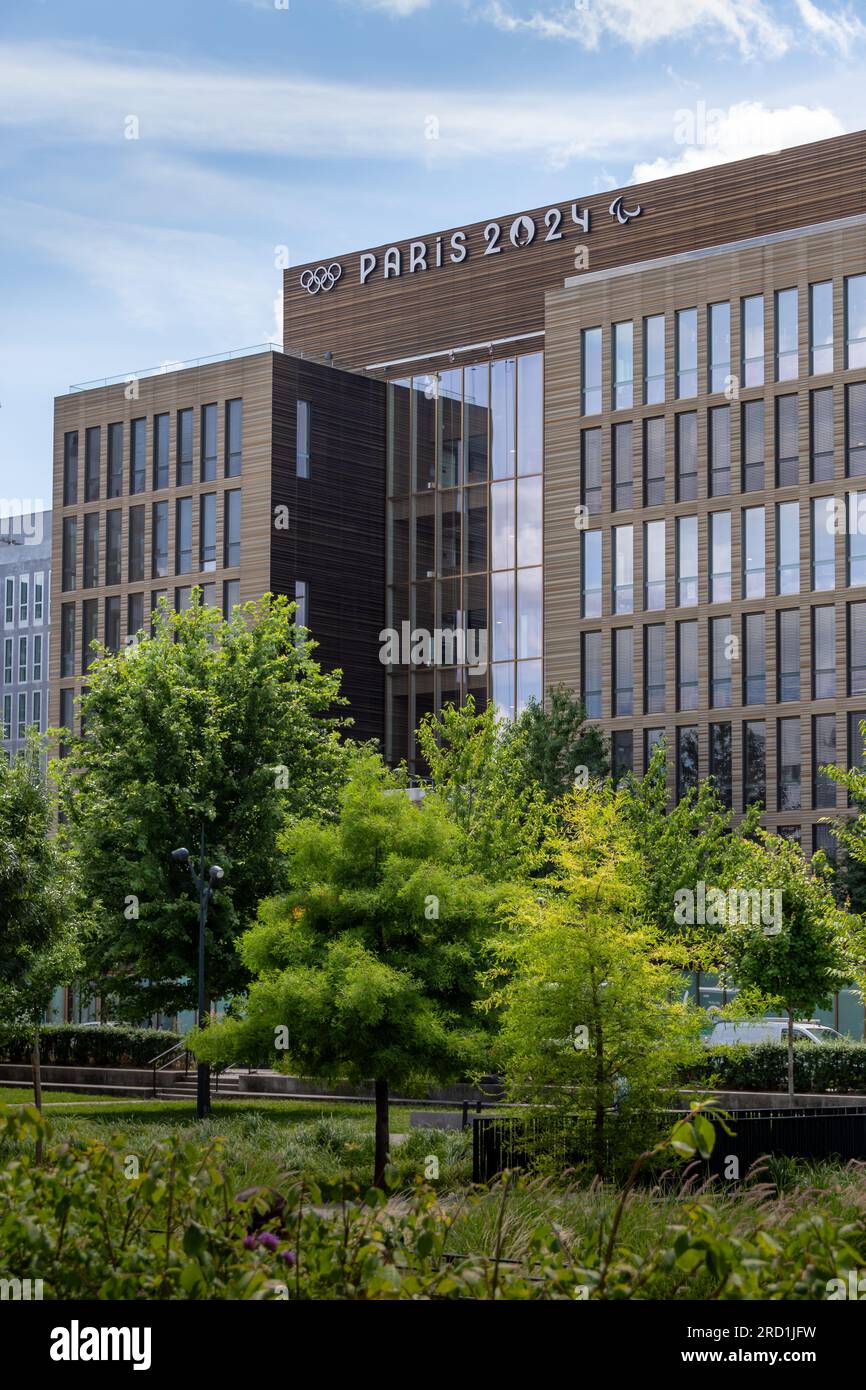 Exterior view of the building housing the headquarters of the Paris ...