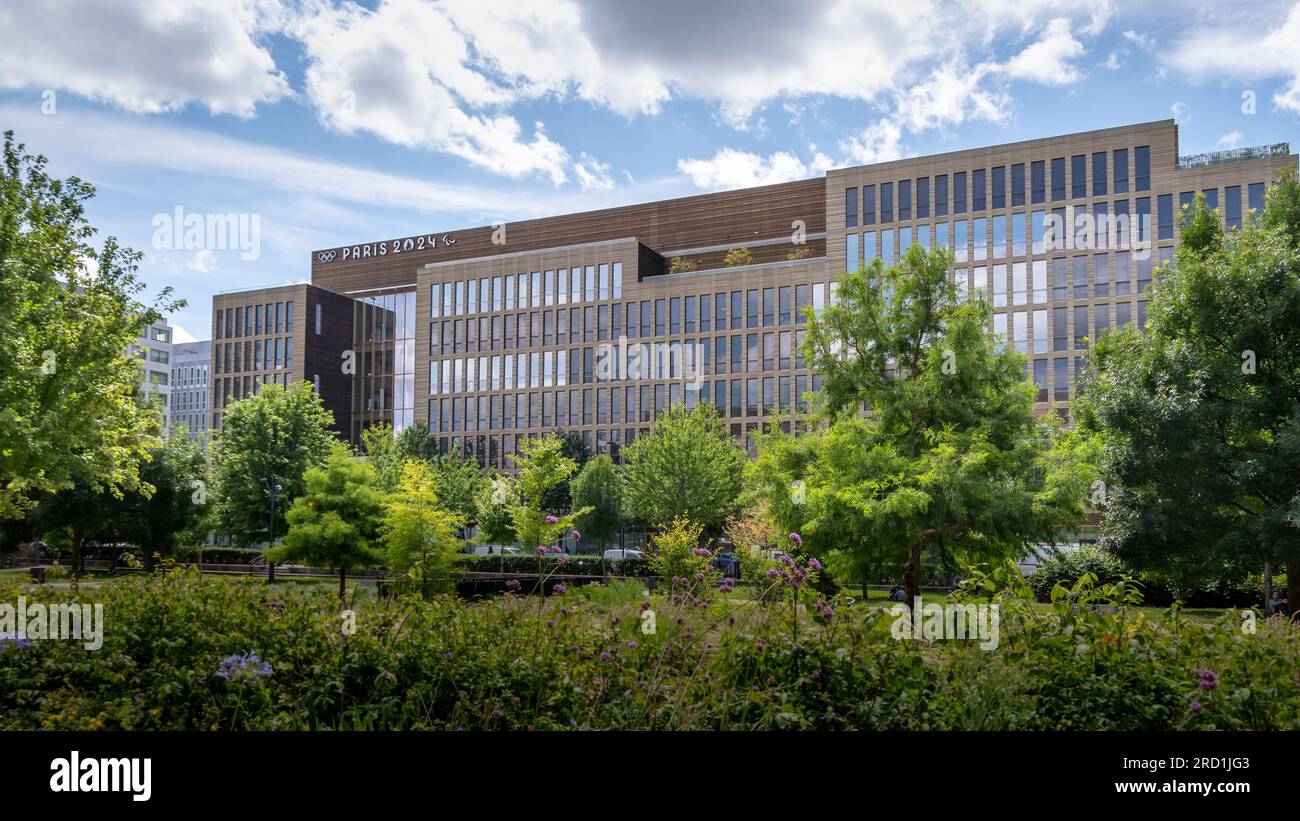 Exterior view of the building housing the headquarters of the Paris ...