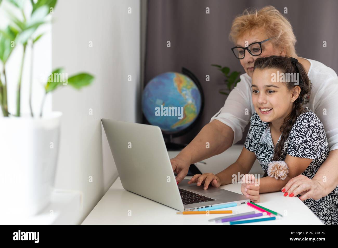 Older children house work hi-res stock photography and images - Alamy