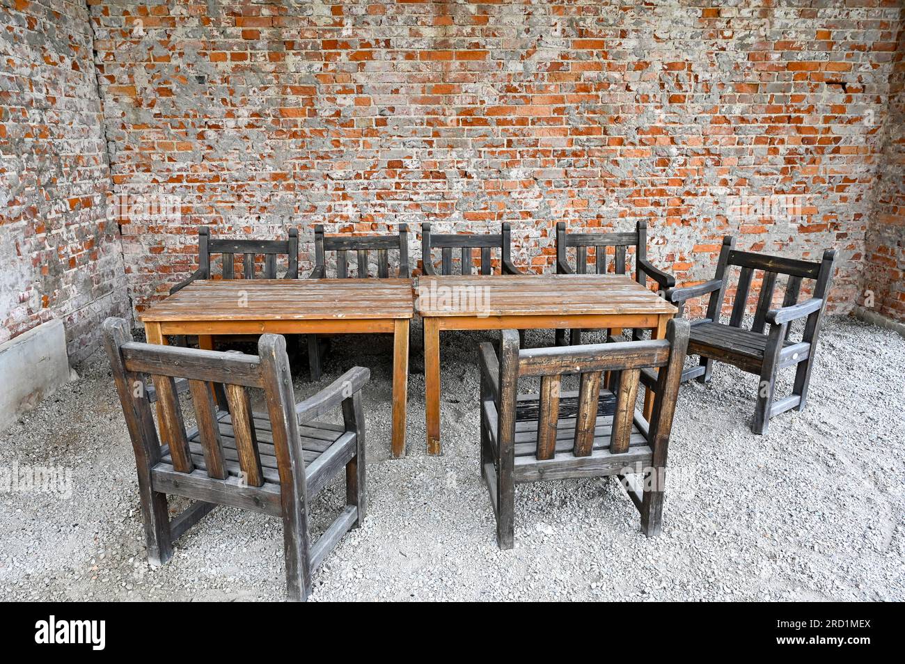 Mortar tables hi-res stock photography and images - Alamy