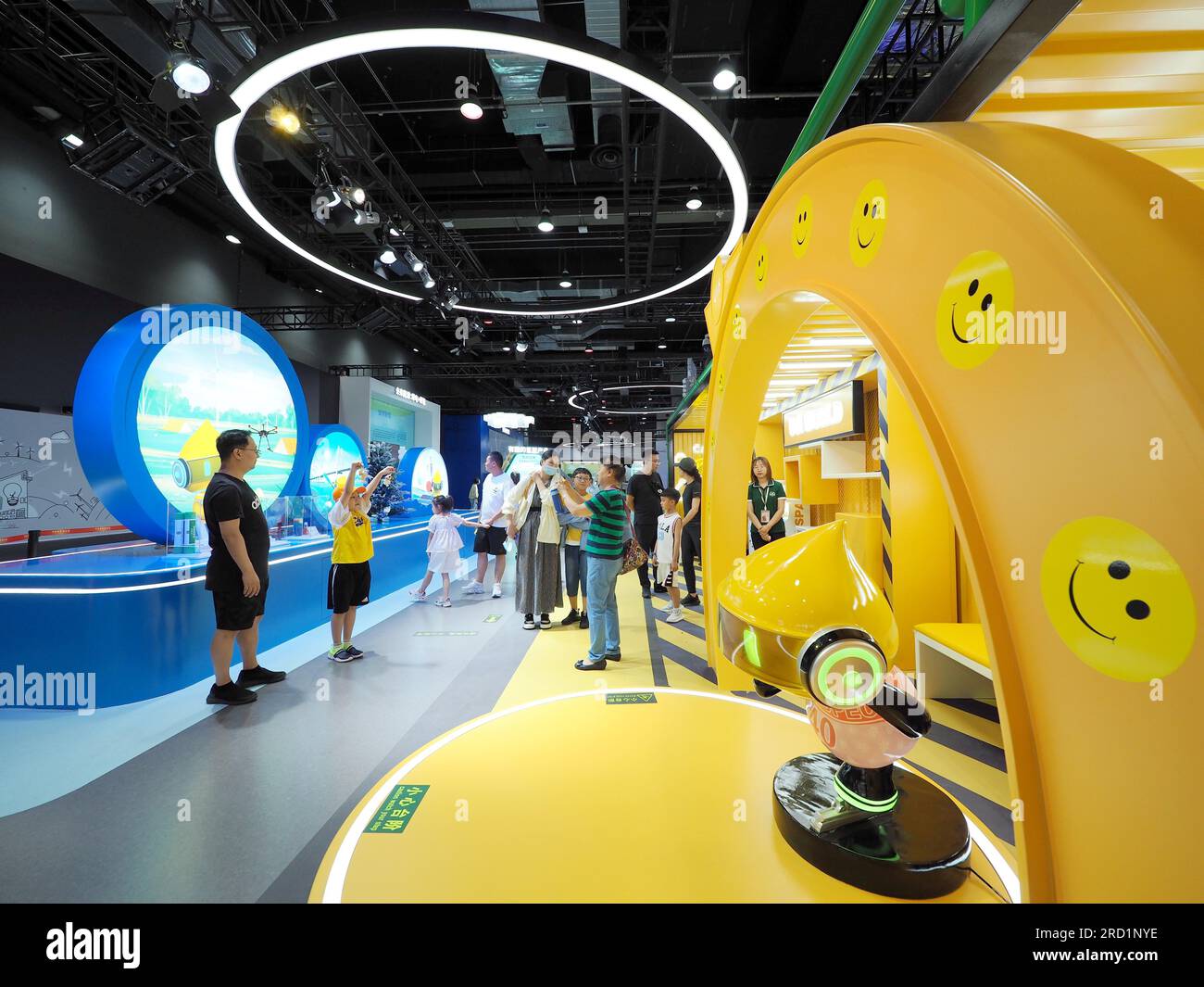 Popularization hi-res stock photography and images - Alamy