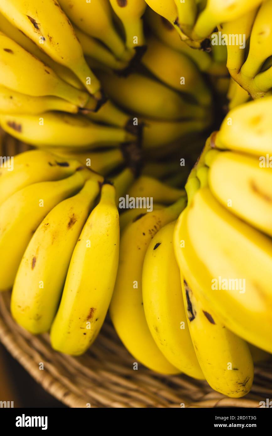 Grocery store bananas hi-res stock photography and images - Alamy