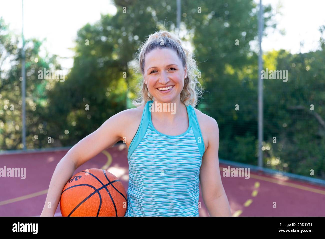 Beautiful basketball court hi-res stock photography and images - Alamy