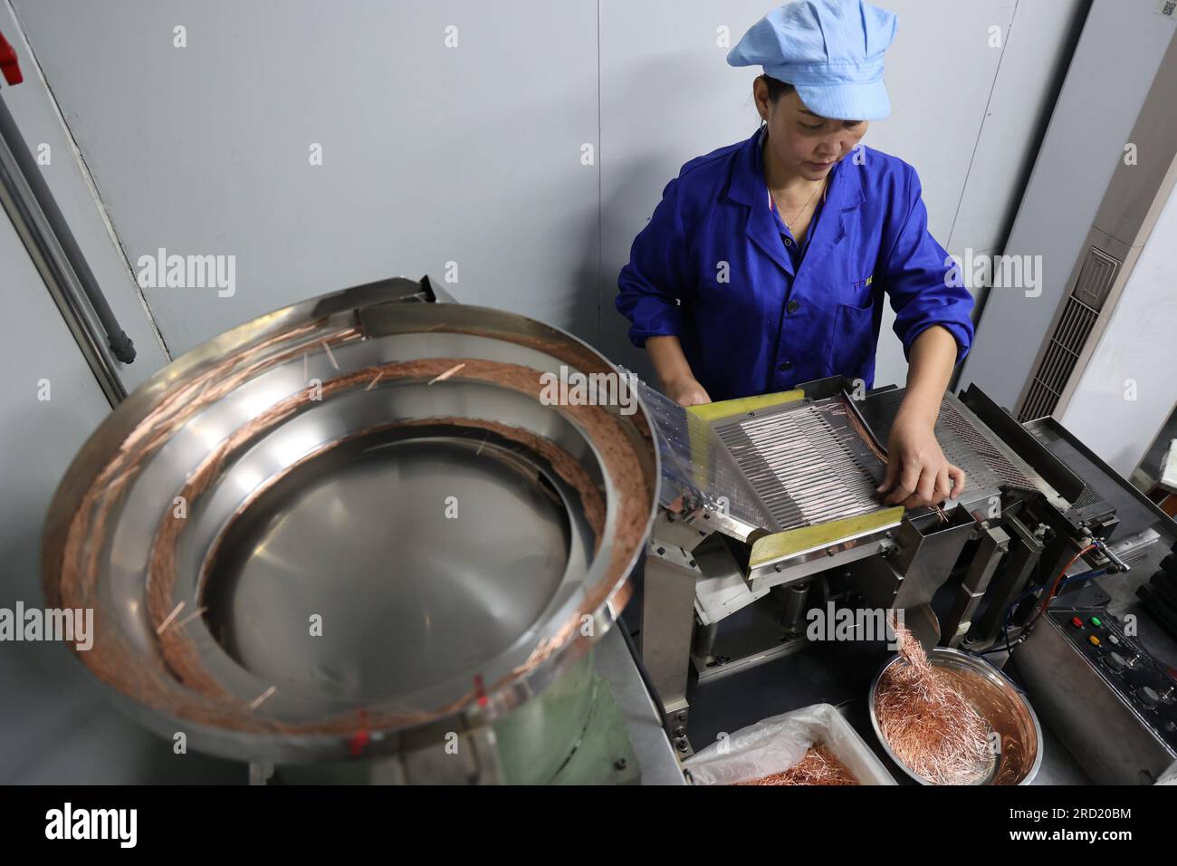 Semiconductor device manufacturing hi-res stock photography and images ...