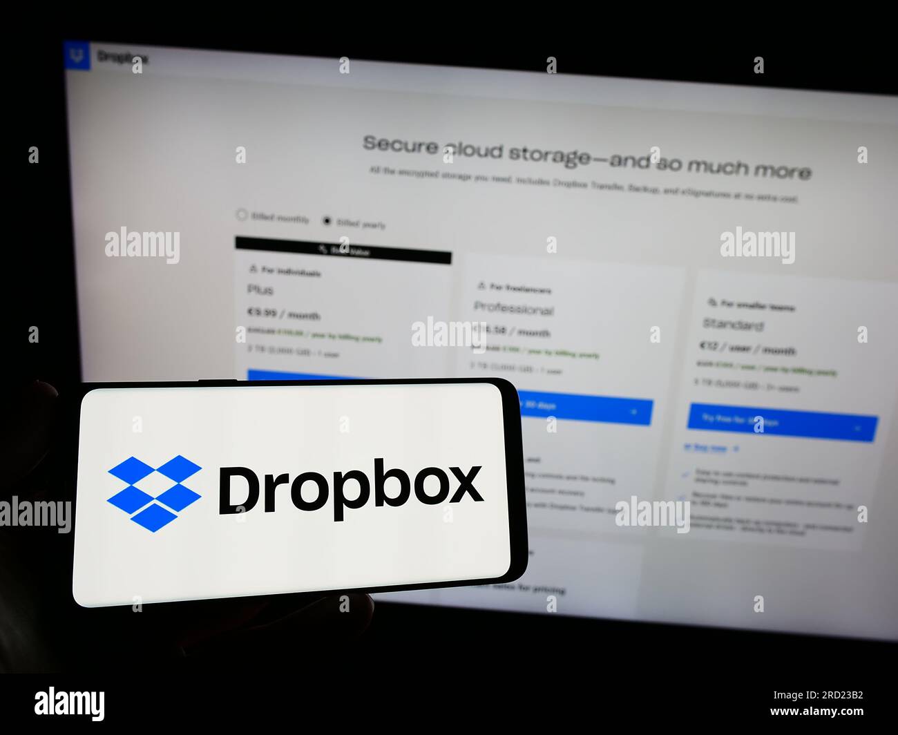 Dropbox logo hi-res stock photography and images - Alamy