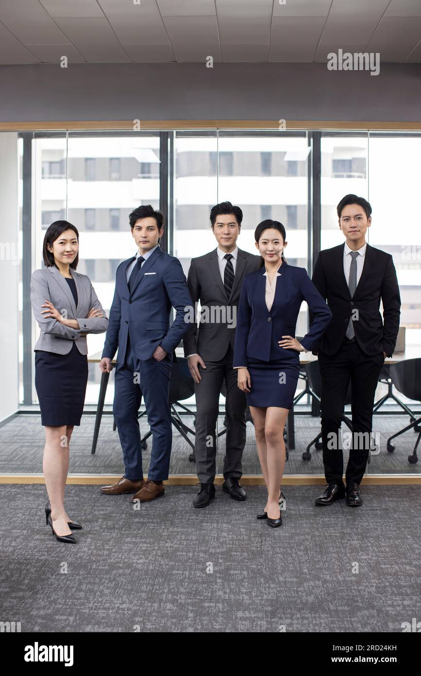 Portrait of confident Chinese business people Stock Photo - Alamy
