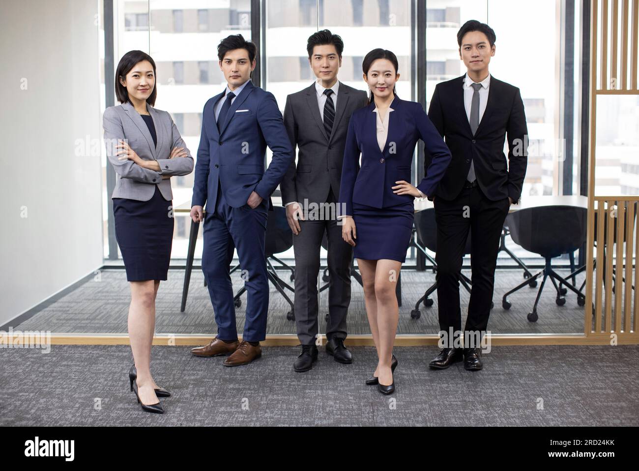 Portrait of confident Chinese business people Stock Photo - Alamy