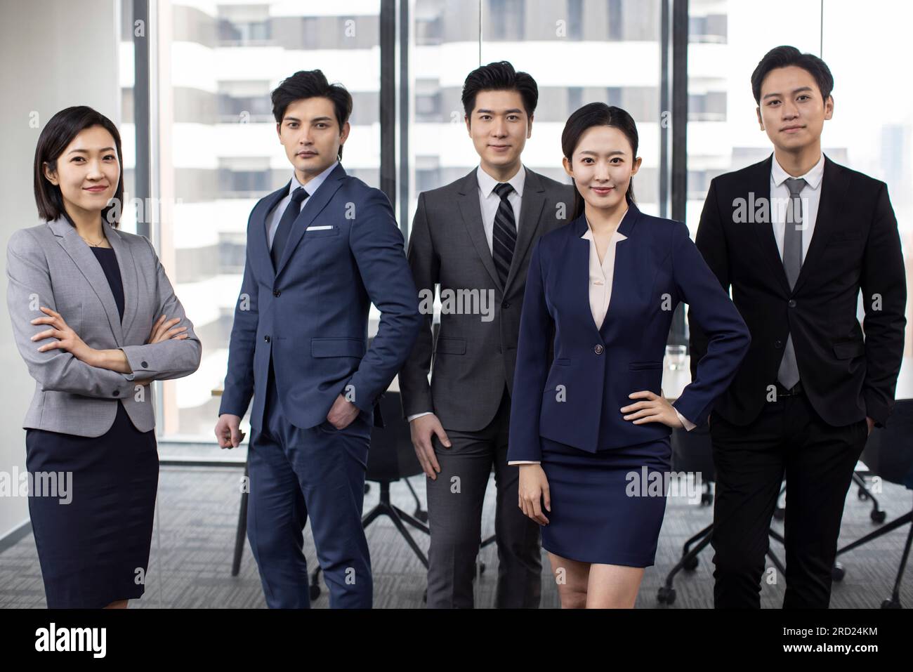 Portrait of confident Chinese business people Stock Photo - Alamy
