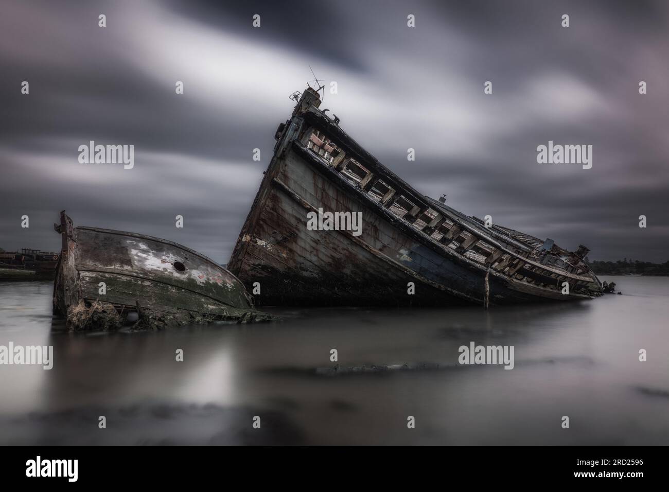 Long exposure of old ships on the Suffolk coast Stock Photo - Alamy