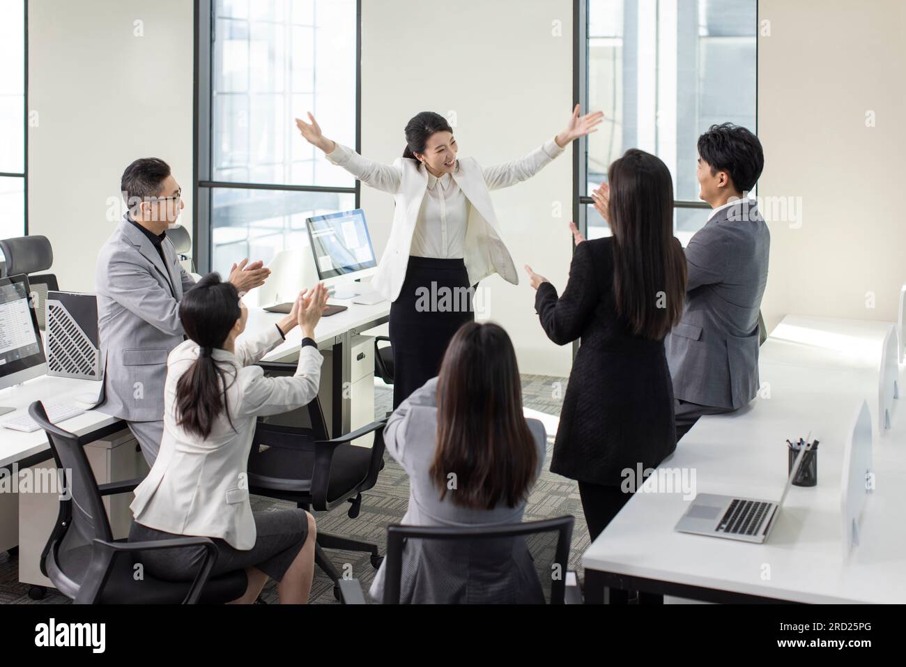 Applauding internet hi-res stock photography and images - Alamy