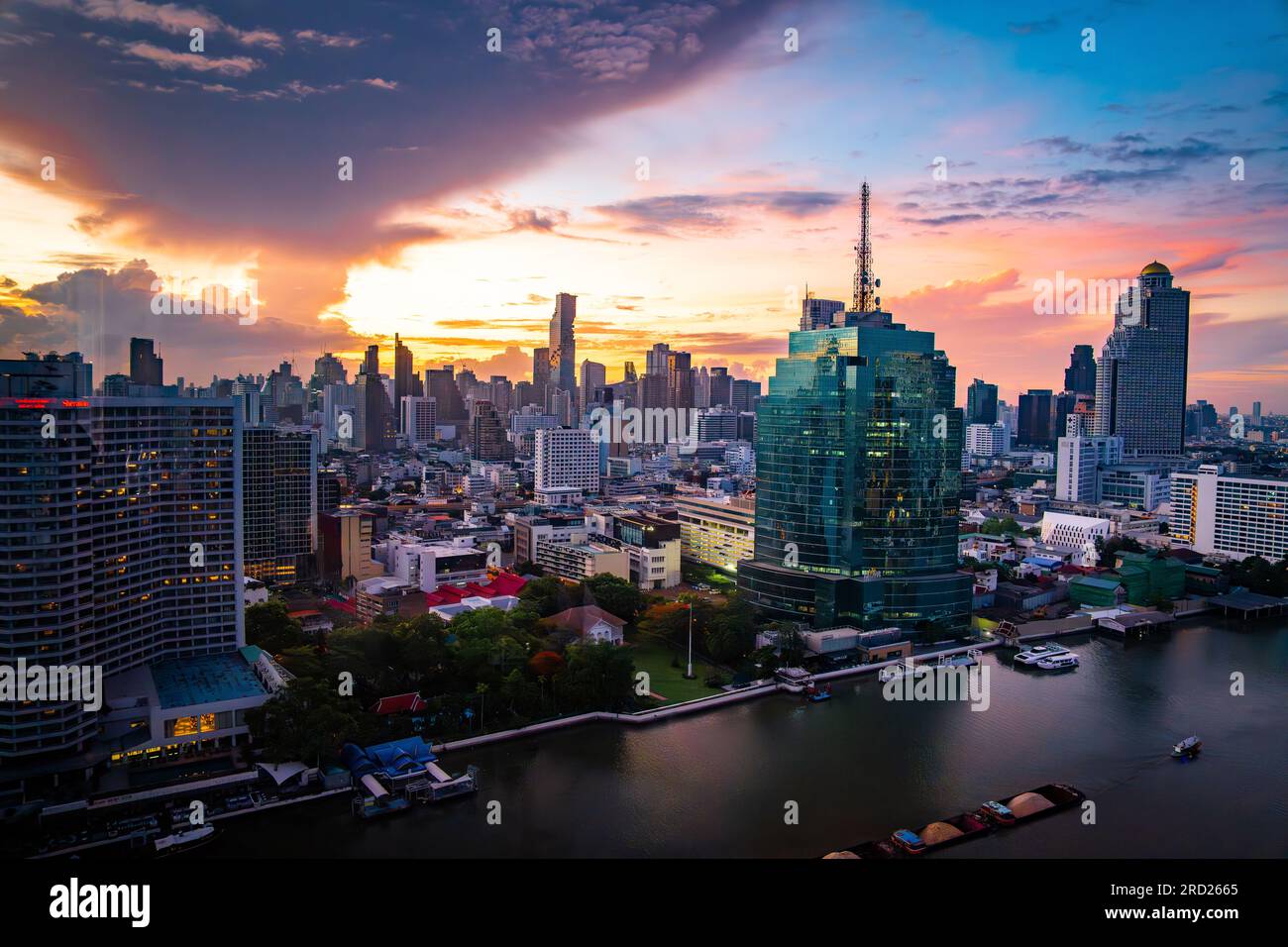 Khlong san district bangkok hi-res stock photography and images - Alamy
