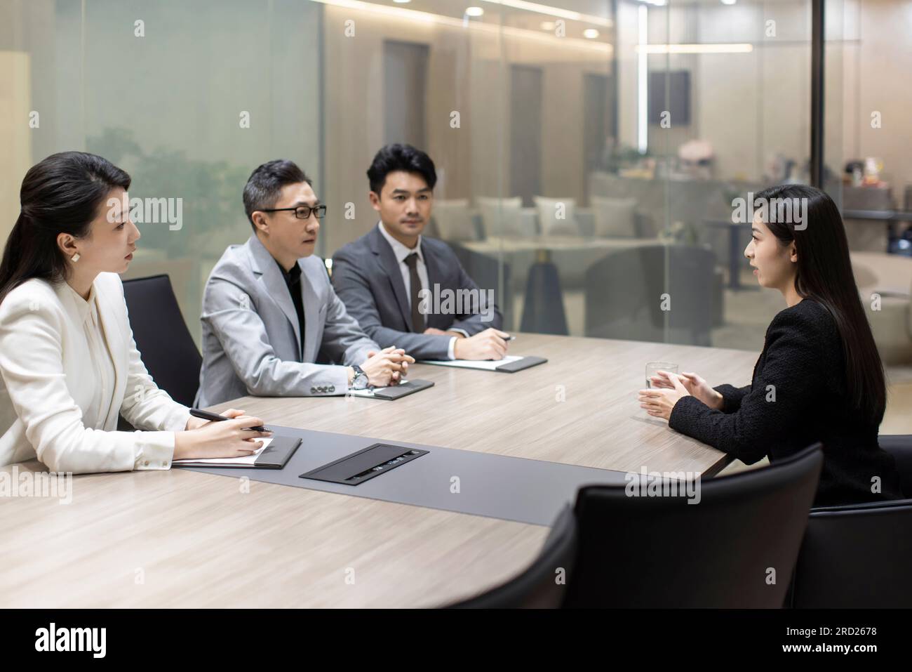 Chinese interviewee hi-res stock photography and images - Alamy