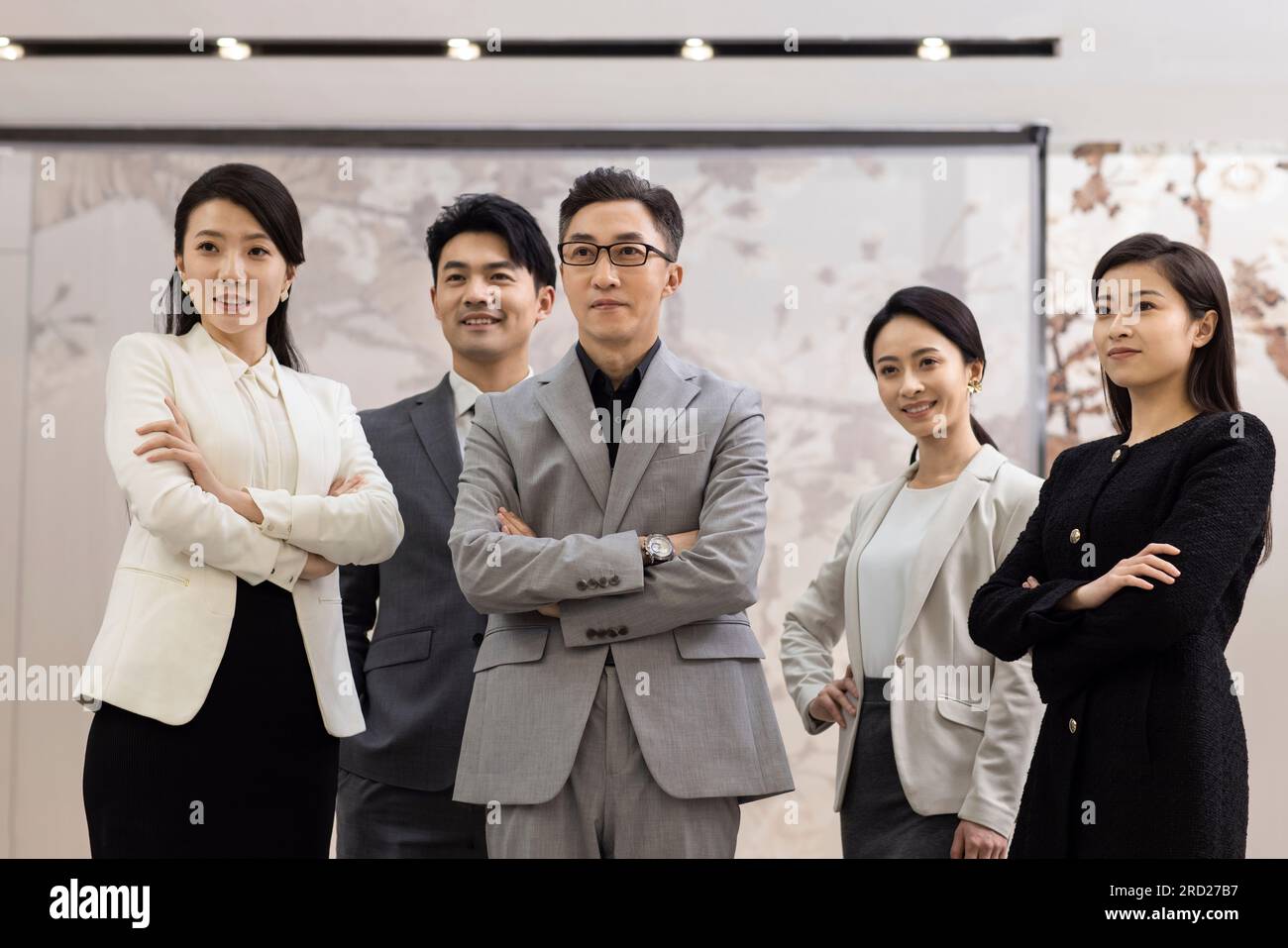Portrait of confident Chinese business people Stock Photo - Alamy