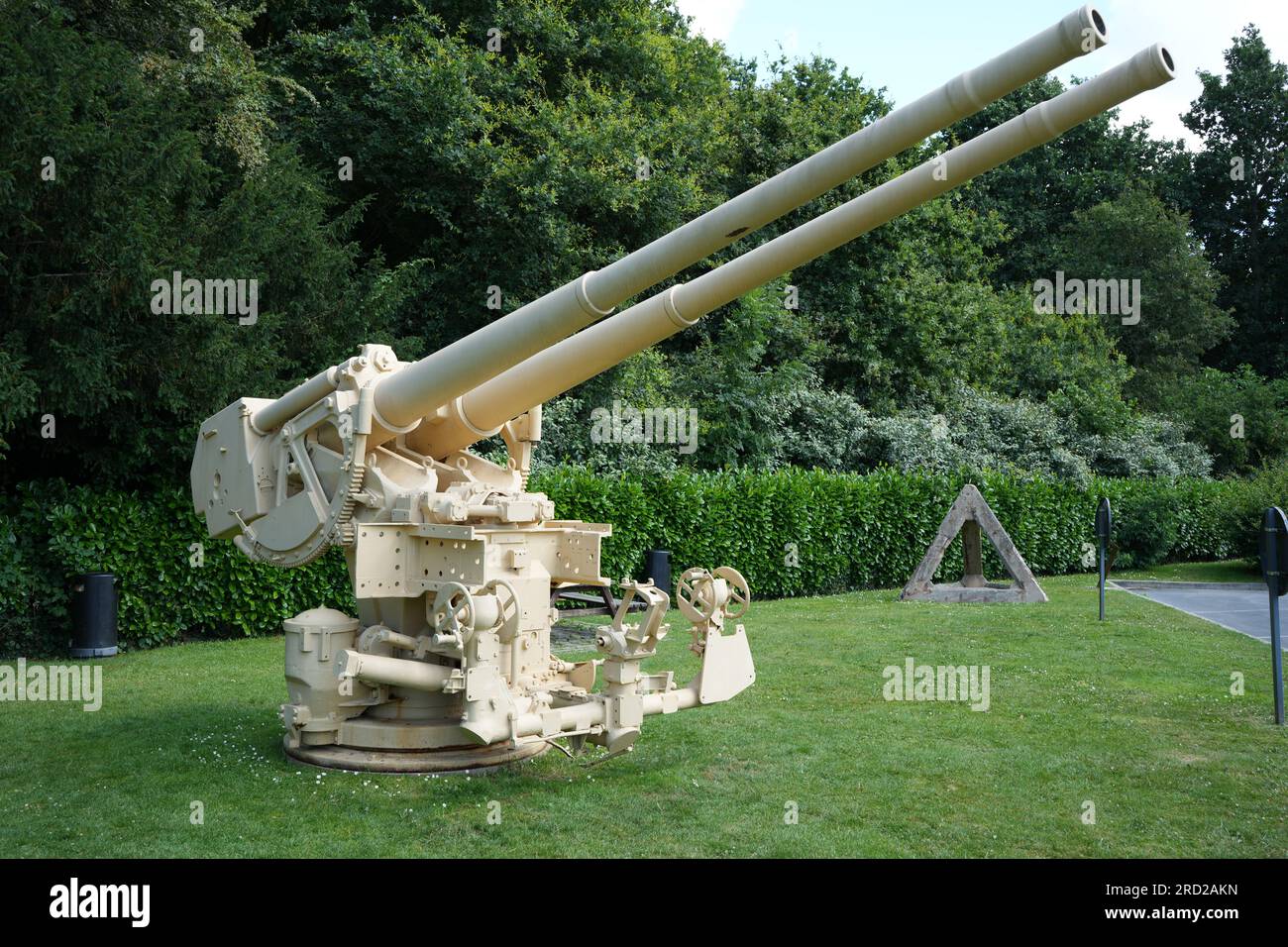 German SKC 33 Gun at The Battle of Normandy Museum. Bayeux, France ...