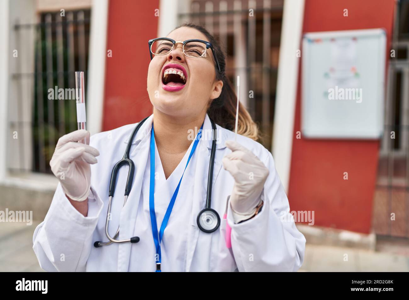 Patient screaming face hospital hi-res stock photography and images - Alamy
