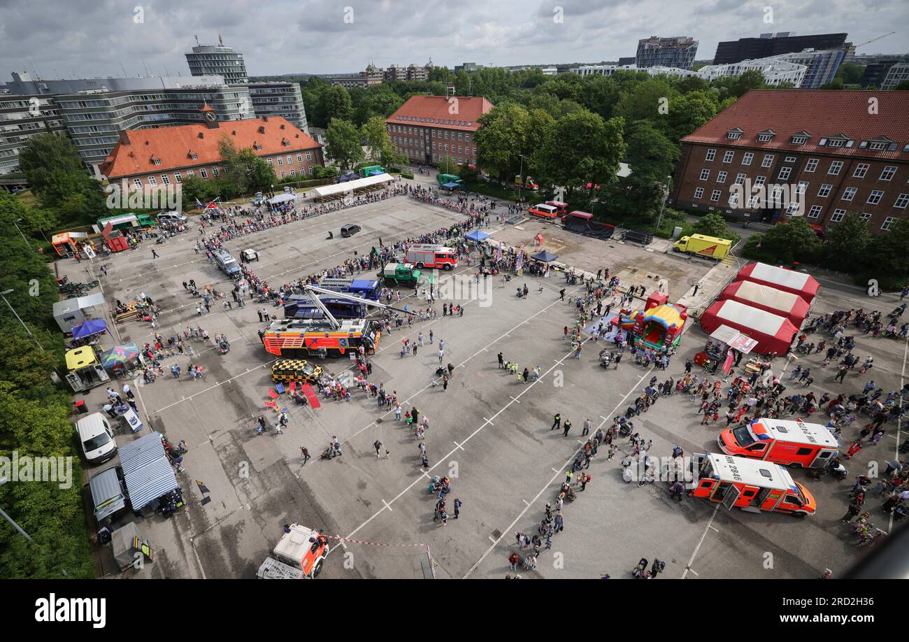 Hamburg, Germany. 18th July, 2023. View of police and fire trucks taken ...