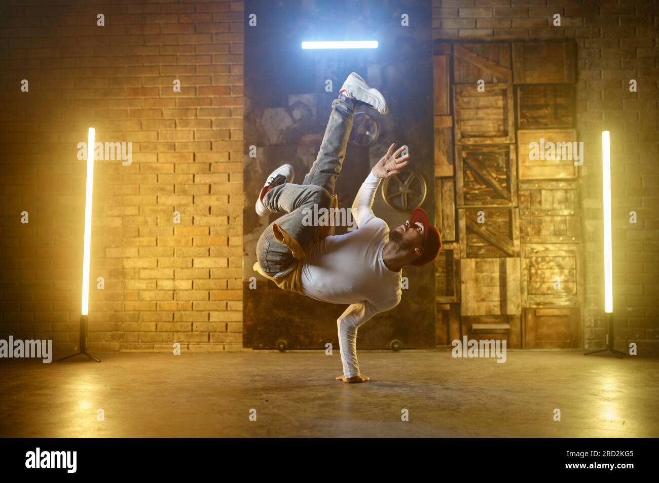 Young bboy hi-res stock photography and images - Alamy