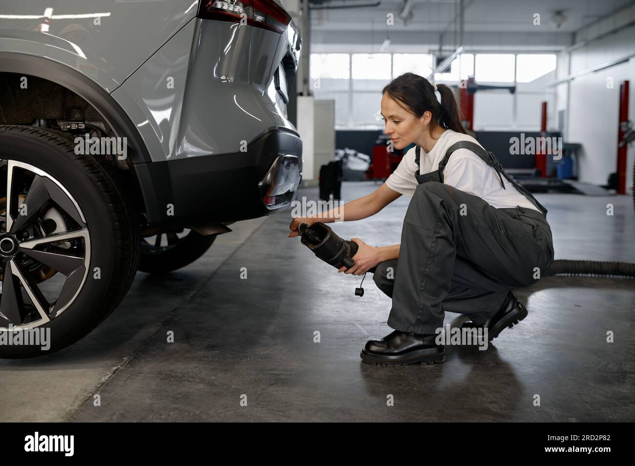 Car emission testing hi-res stock photography and images - Alamy