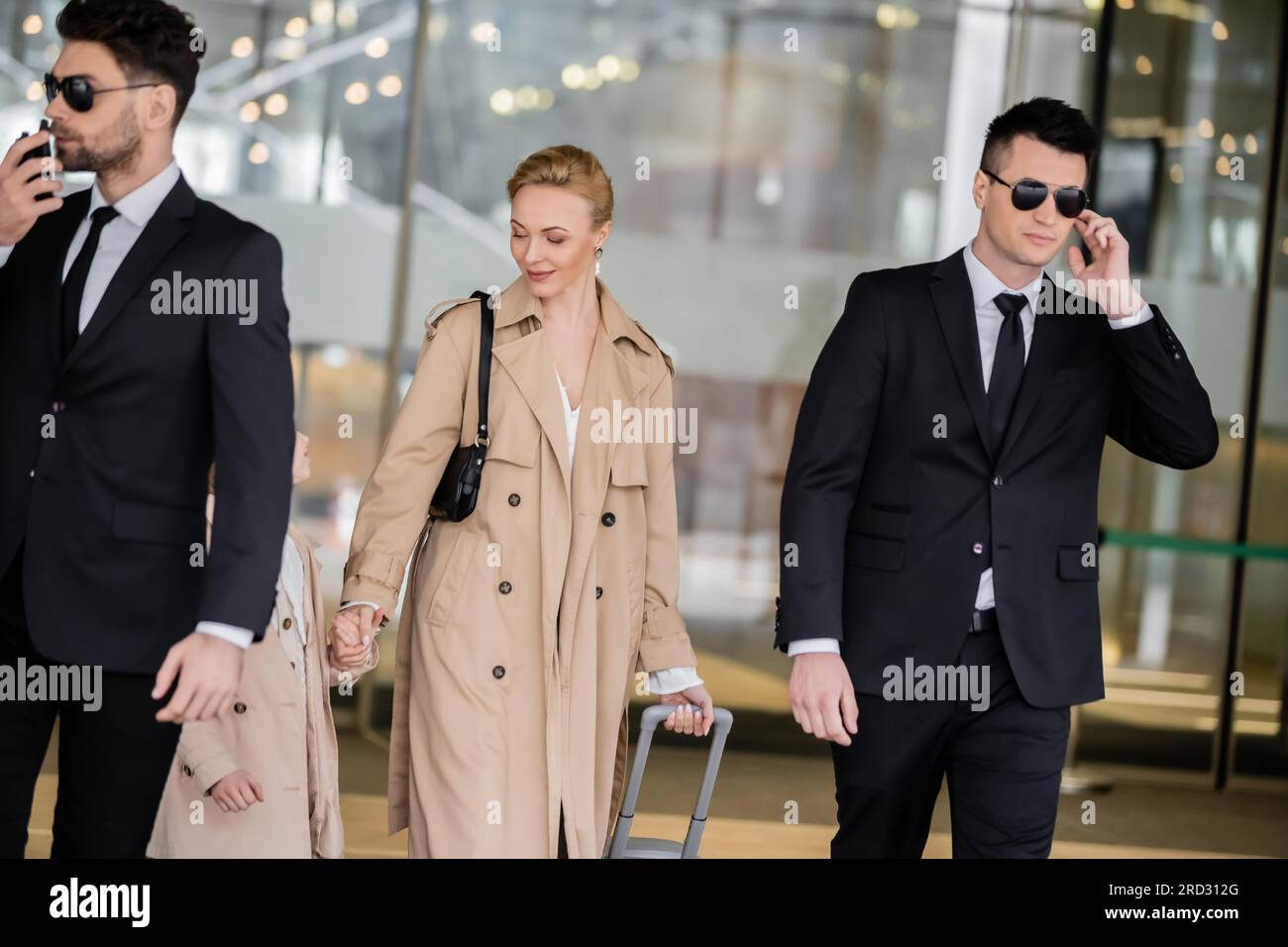 Kid wearing sunglasses preteen hi-res stock photography and images - Alamy