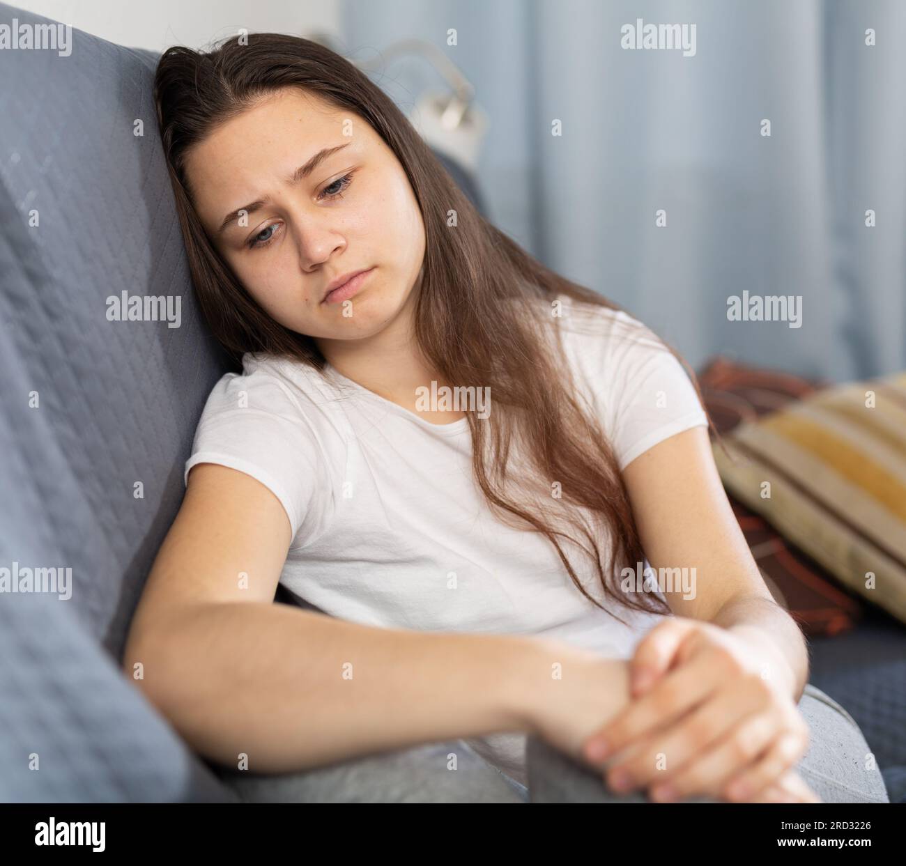 Woman who crying thinking hi-res stock photography and images - Alamy