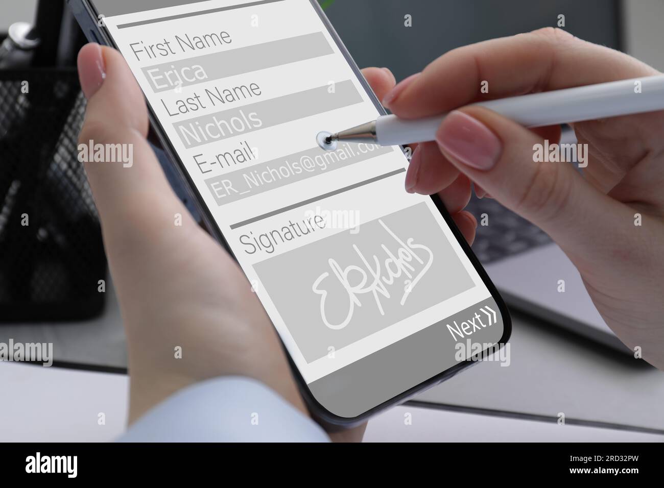Using touch pad signature hi-res stock photography and images - Alamy