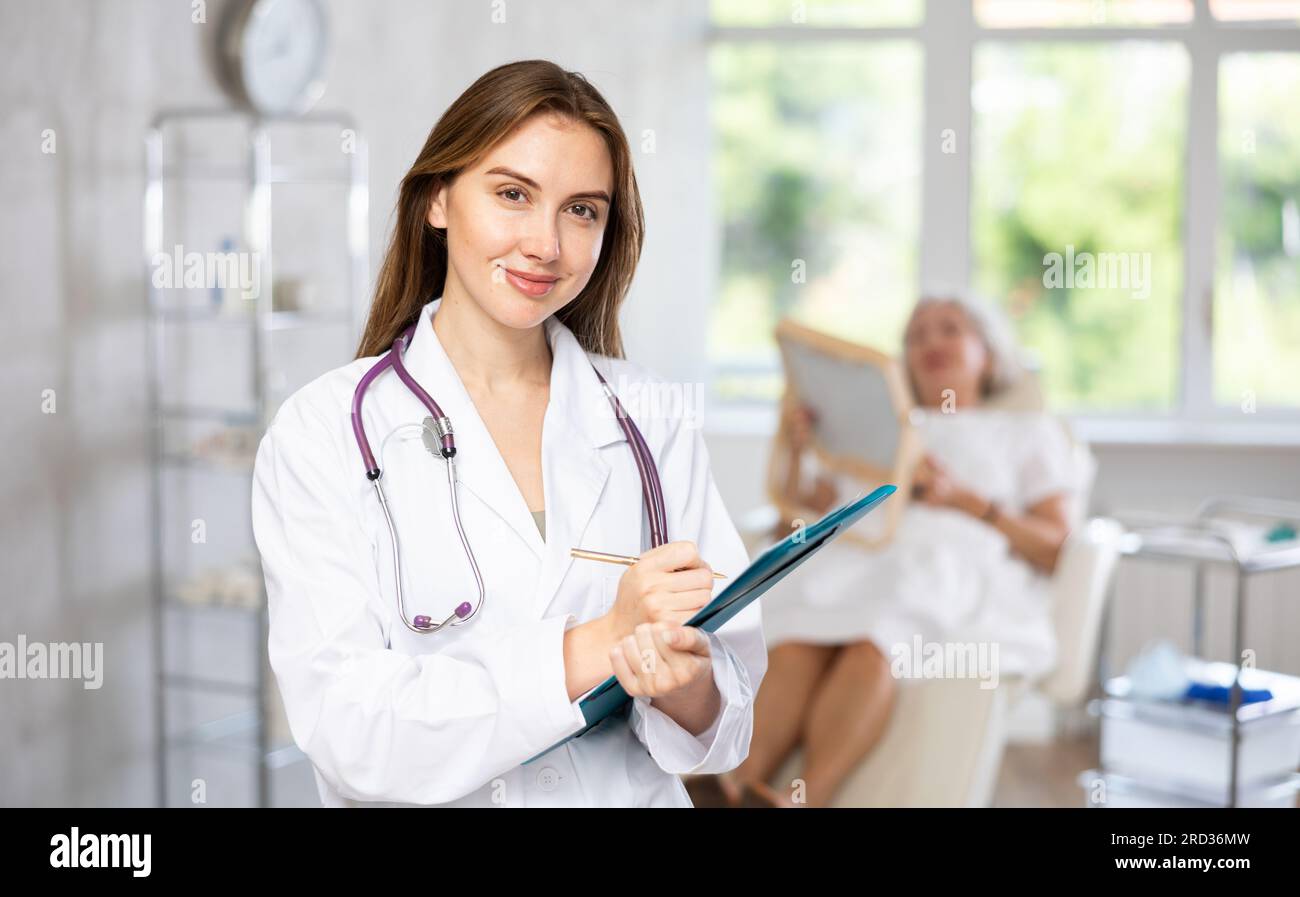 German woman doctor hi-res stock photography and images - Alamy