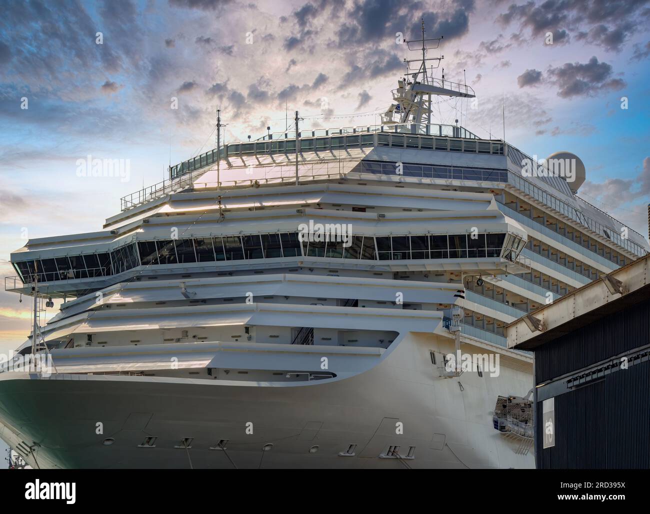 Cruise ship passengers check hi-res stock photography and images - Alamy