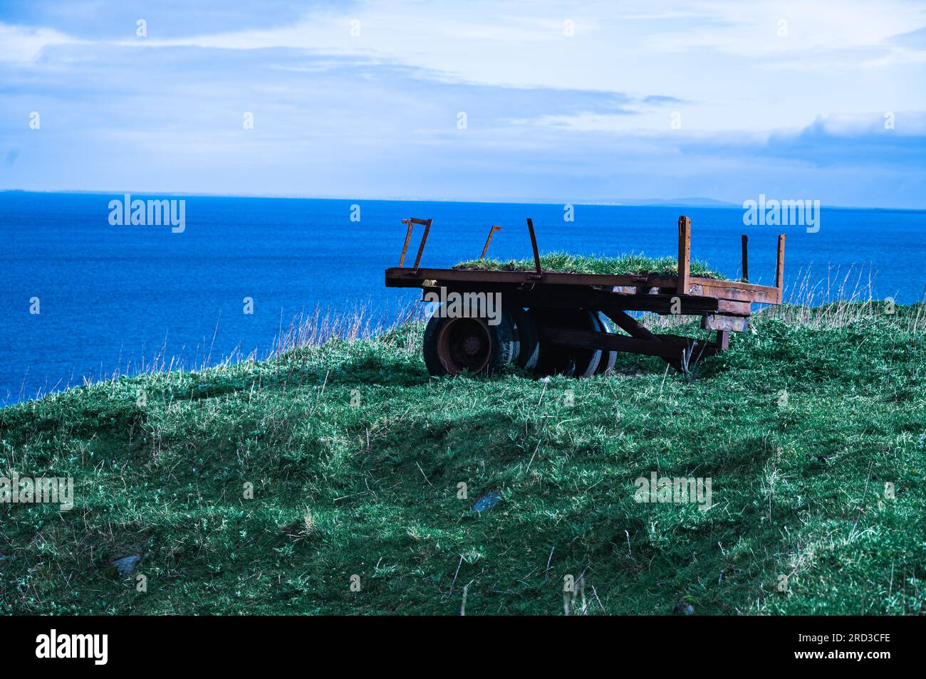 Irish cart near the ocean Stock Photo - Alamy