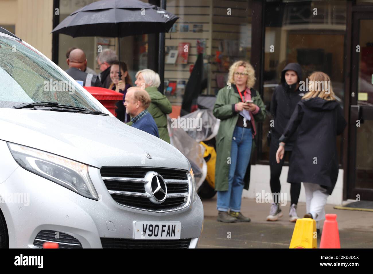 Alan bates post master hi-res stock photography and images - Alamy
