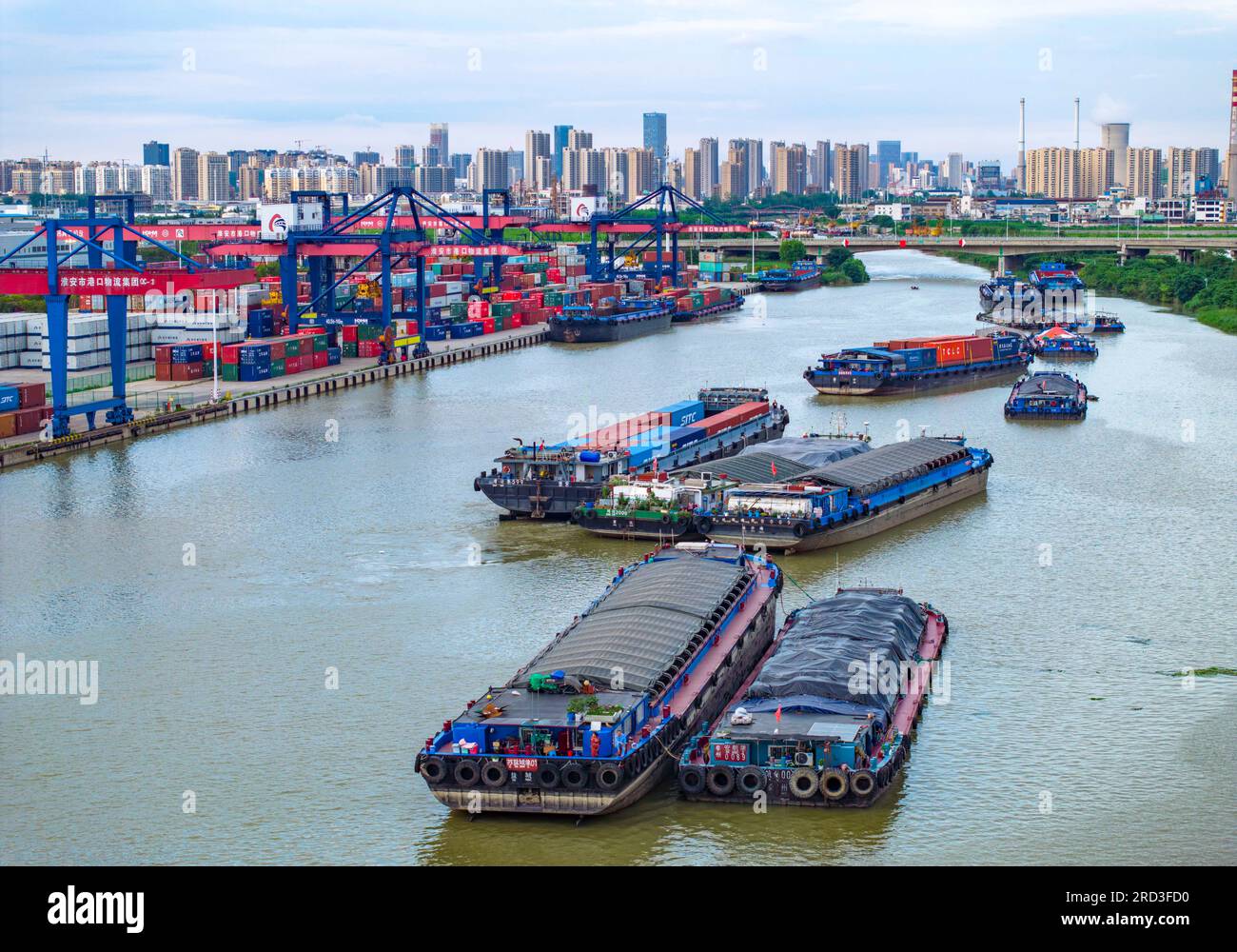 Port of xingang hi-res stock photography and images - Alamy
