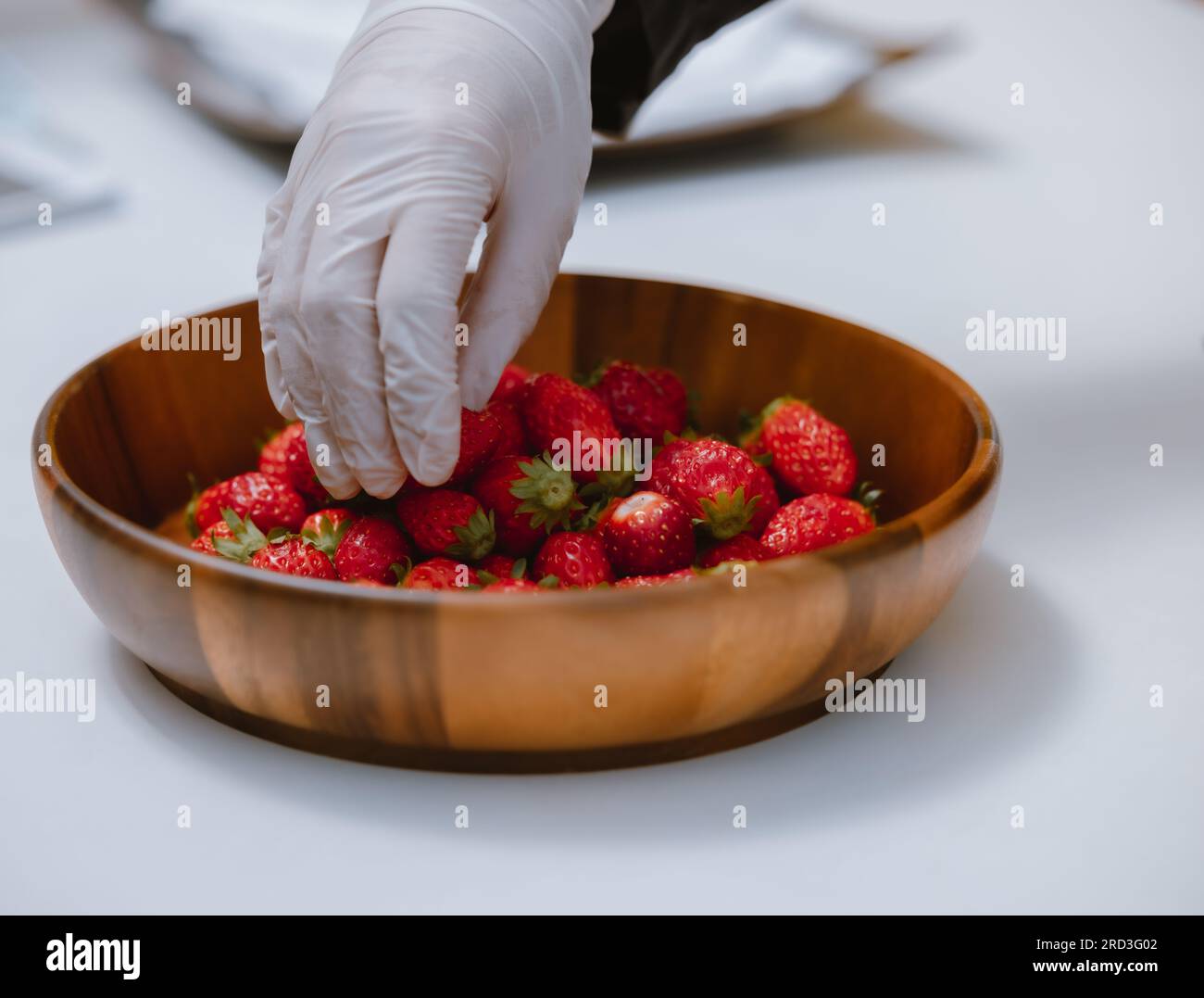 A revolutionary and advanced automated indoor strawberry farm delivers ...