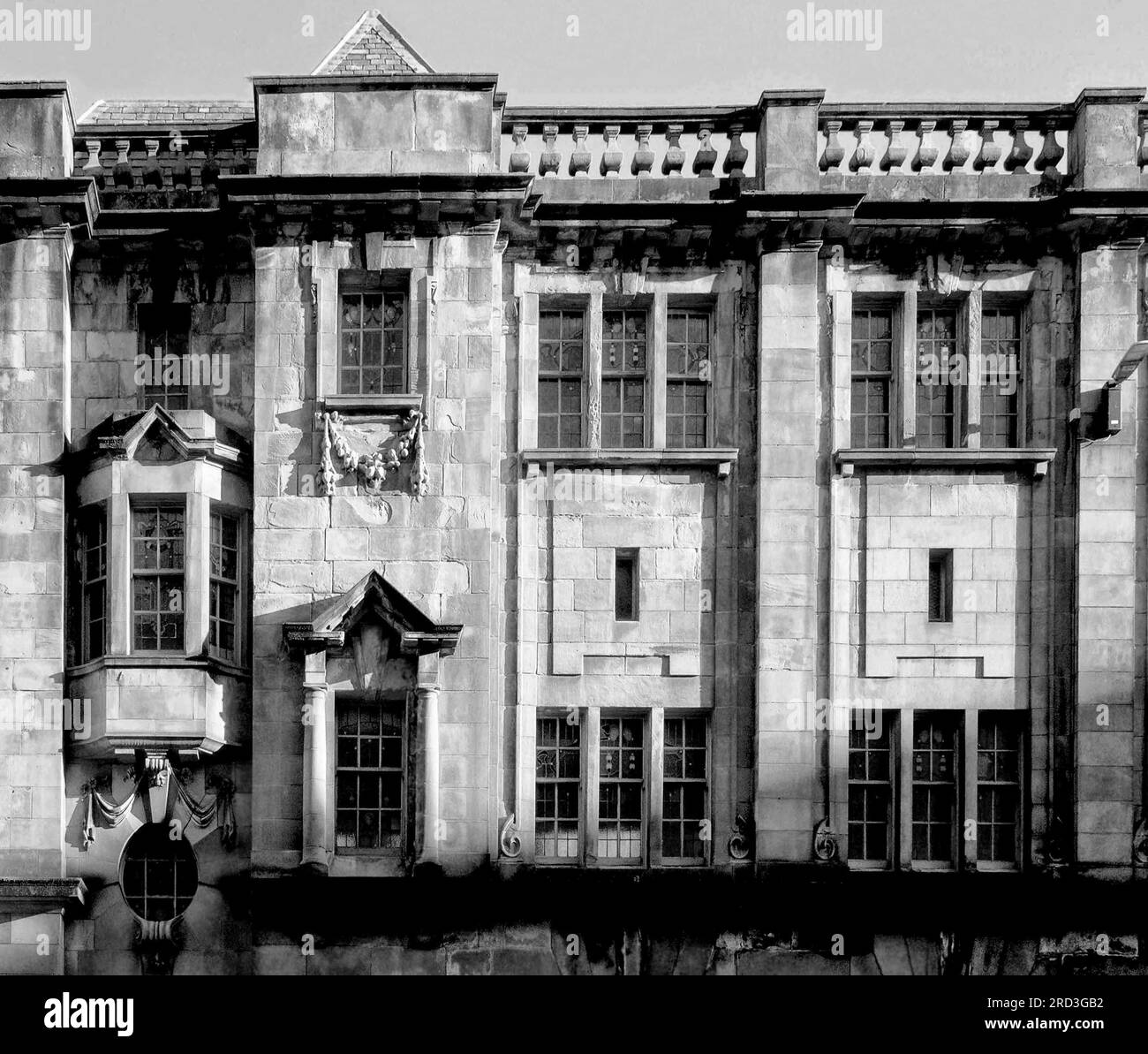 A crumbling building Black and White Stock Photos & Images - Alamy