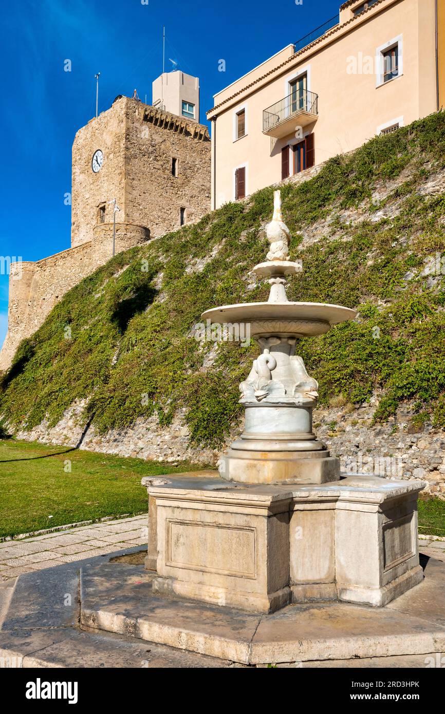 Castello svevo di termoli hi-res stock photography and images - Alamy