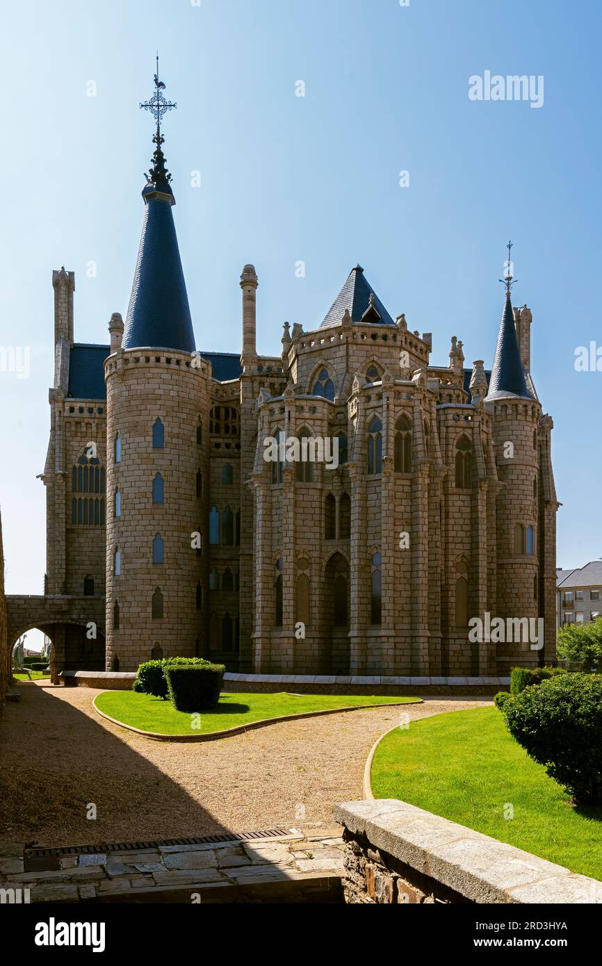 The Episcopal Palace of Astorga designed by famous Catalan modernist ...